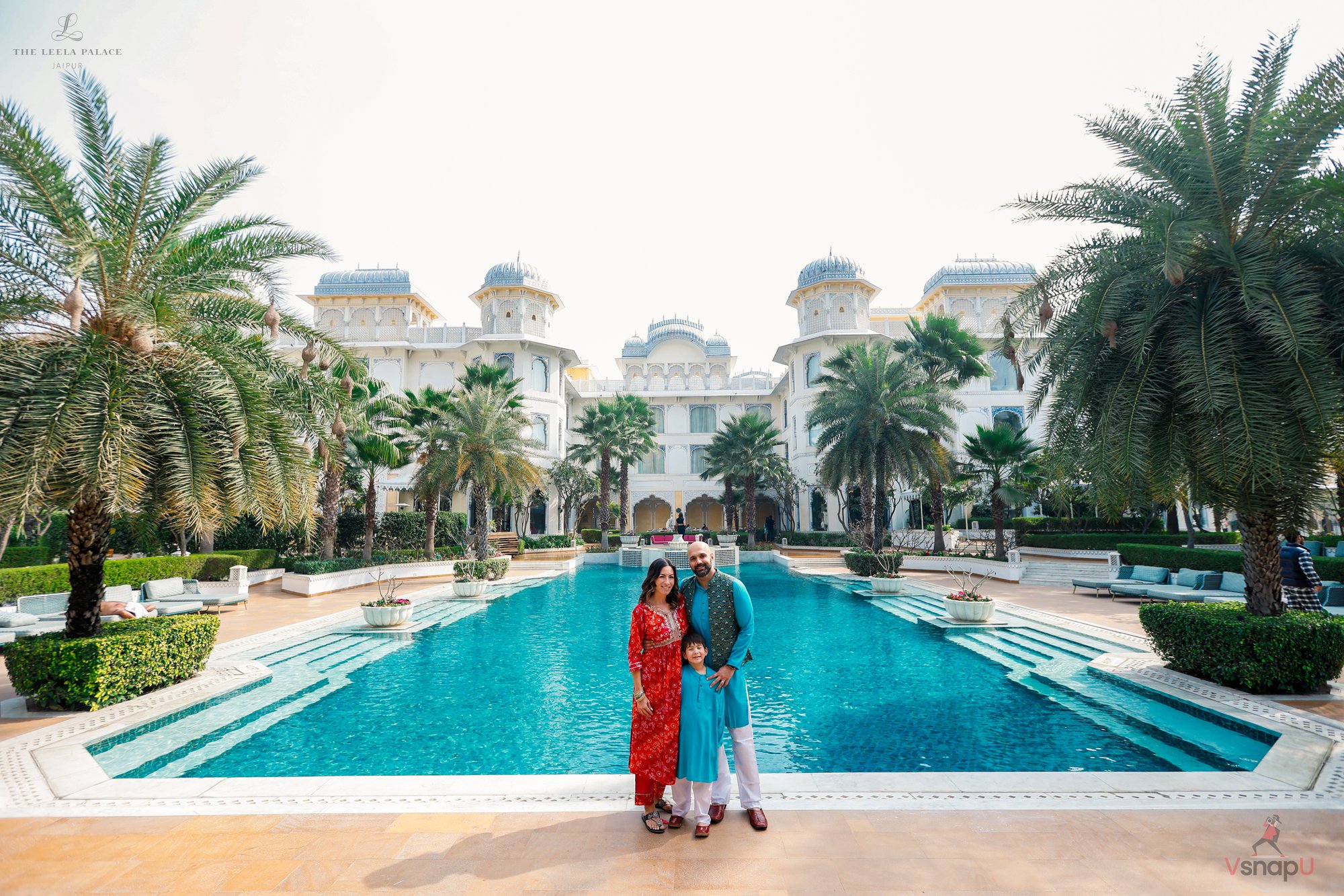 Book the Best Photographer for Family Photoshoot | VsnapU